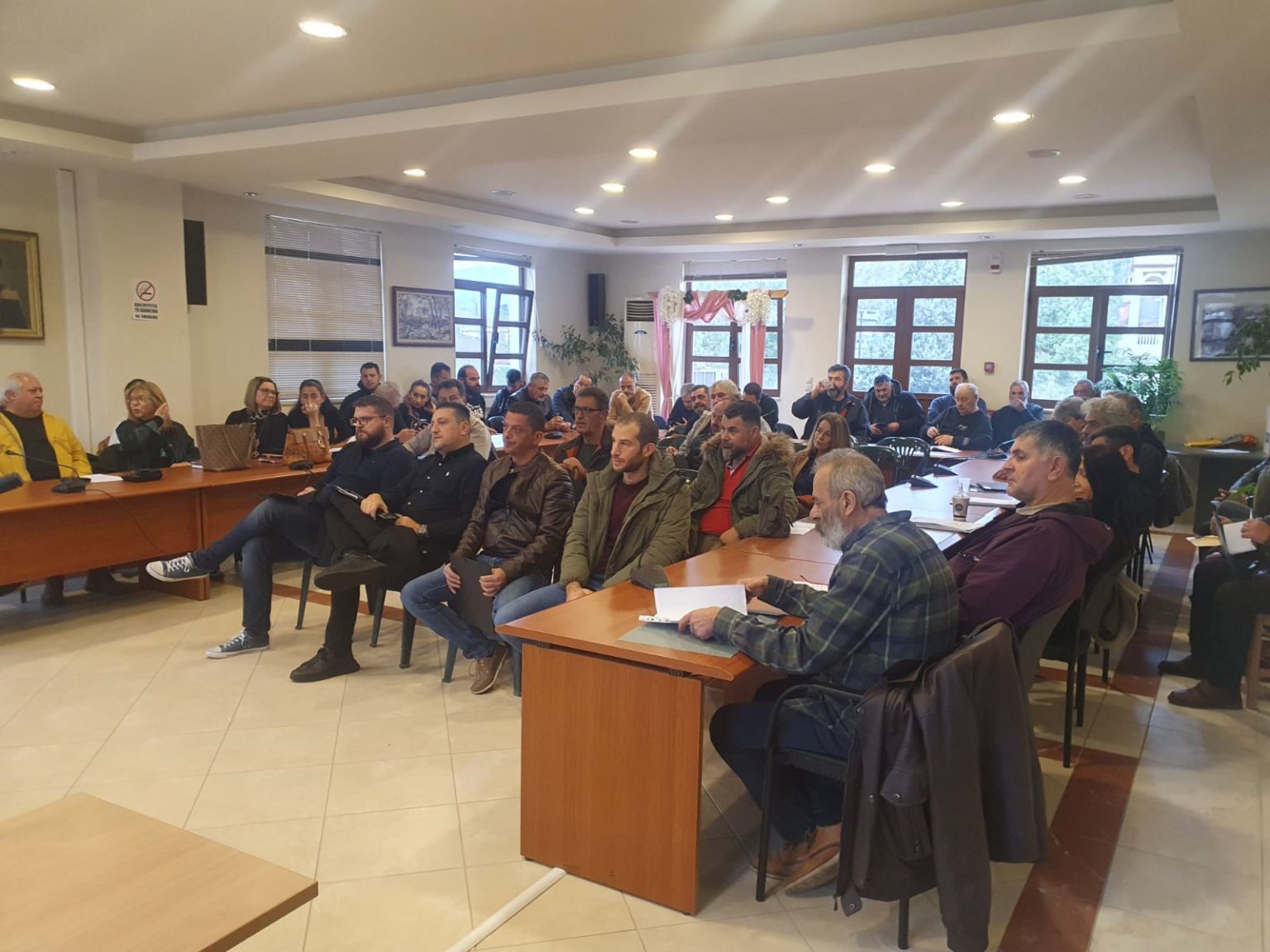 ΣΥΝΑΝΤΗΣΗ ΕΡΓΑΣΙΑΣ ΔΗΜΑΡΧΟΥ ΑΠΟΚΟΡΩΝΟΥ ΜΕ ΤΟΥΣ ΠΡΟΕΔΡΟΥΣ ΚΑΙ ΜΕΛΗ ΤΩΝ ...